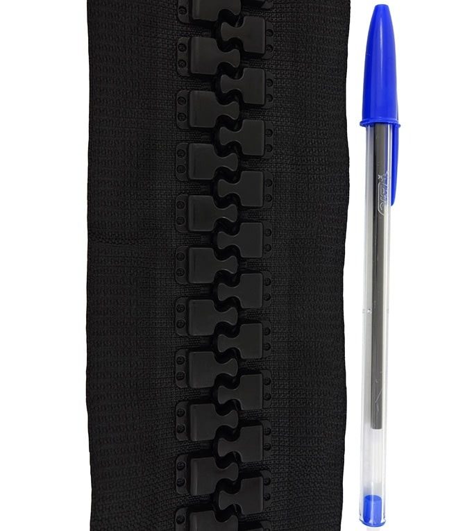 Continuous zip • Moulded 20mm (N°30) • Black